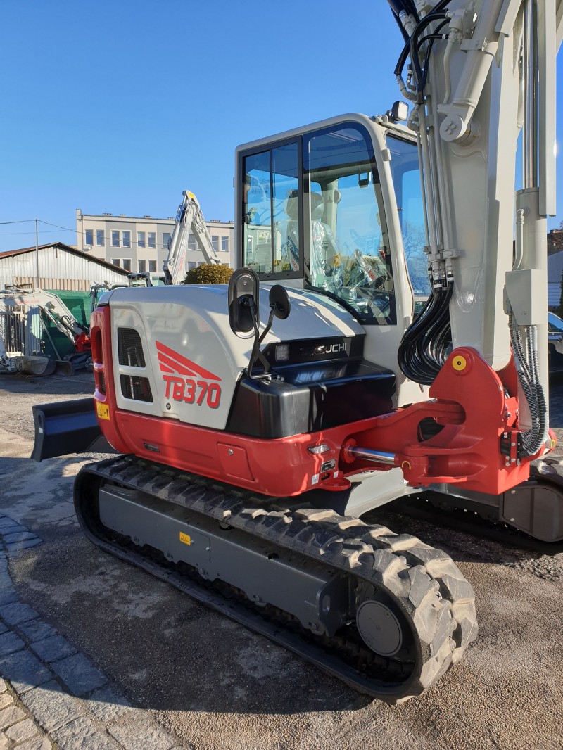 takeuchi tb370