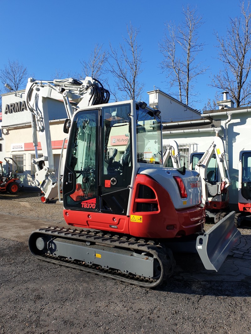takeuchi tb370