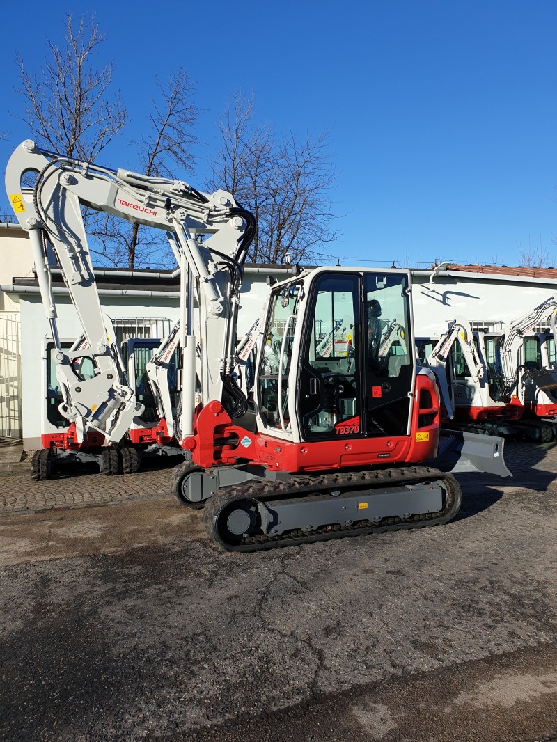 takeuchi tb370